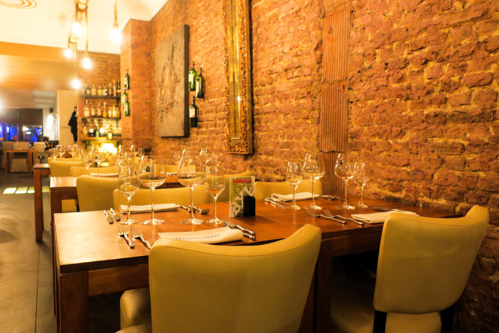 Blue Chocolate de la Place Saint Job. - Caroline VML